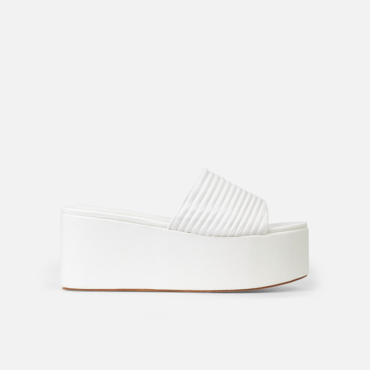 Saanvi White Flatform Sandals | SIMMI London